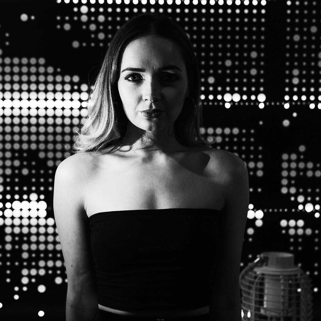 Introducing: Ella Winter - Grey and Black - Lefuturewave