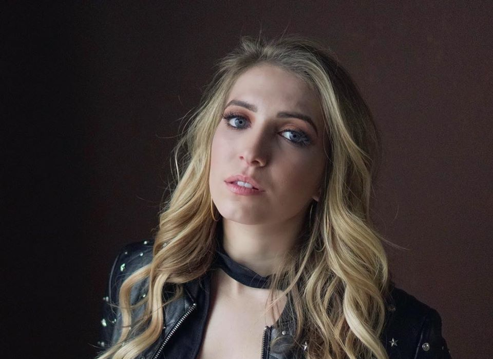 Introducing: Lisa Heller - Pulling Away - Lefuturewave