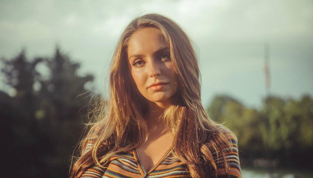 Introducing: Kate Vogel - Glad It's You - Lefuturewave