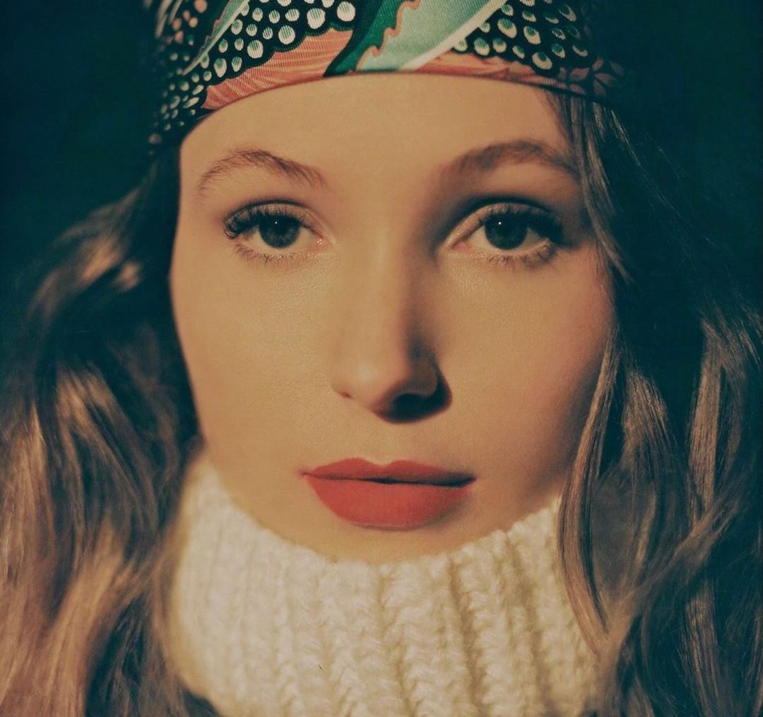 Introducing: Eva Valery - Bygones - Lefuturewave