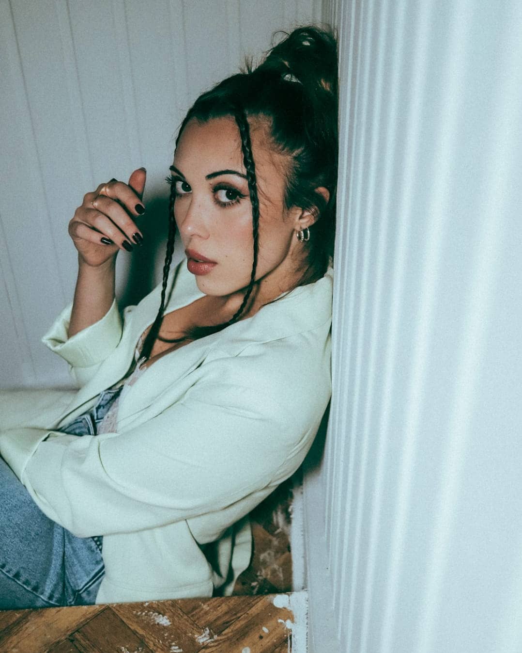 Introducing: Tanaë - Listen (Acoustic) - Lefuturewave