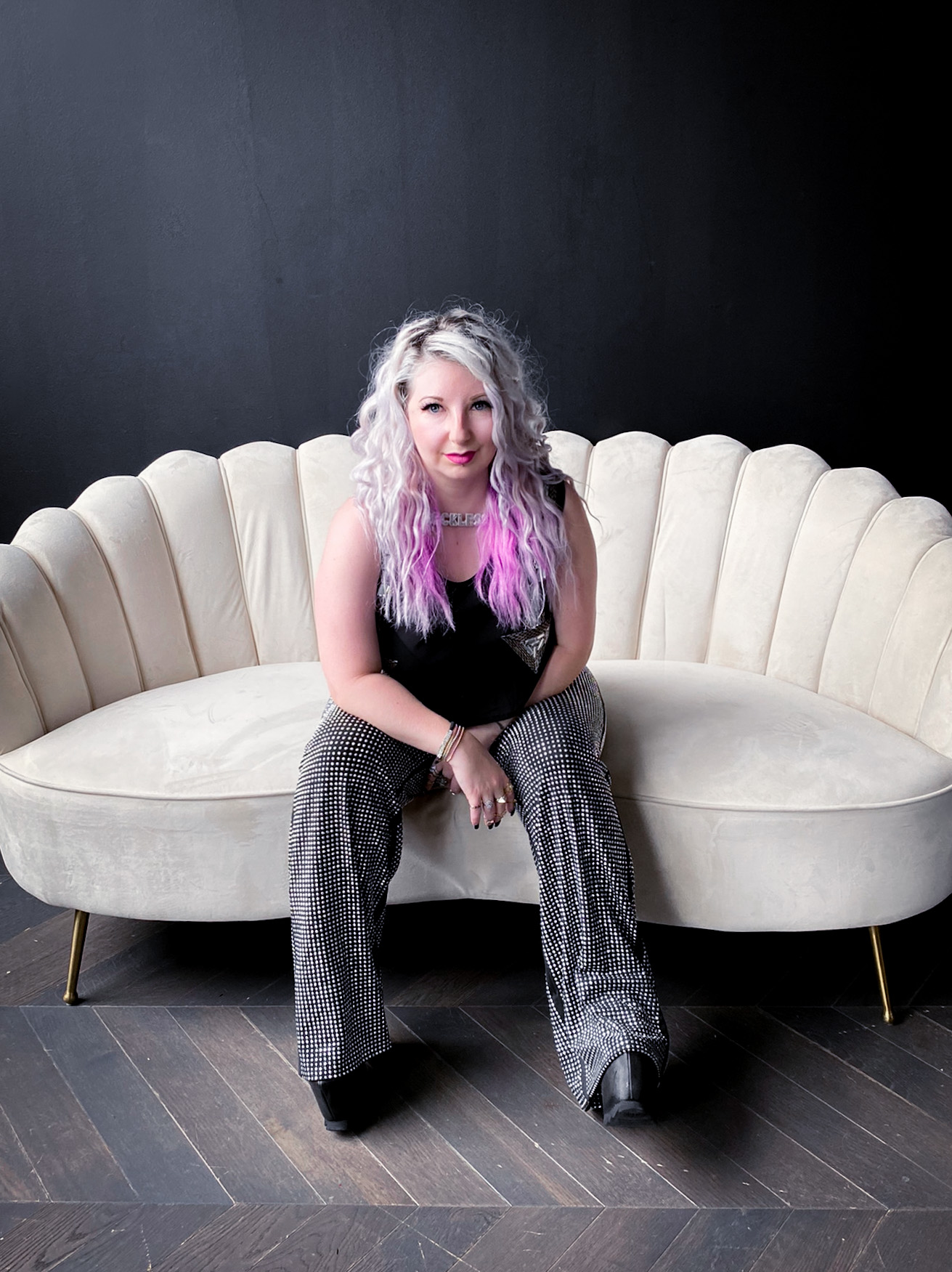 Introducing: Lora Ryan - Make Me - Lefuturewave