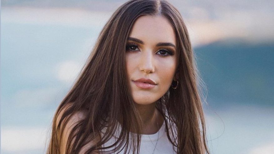 Introducing: Elaskia - Love is - Lefuturewave