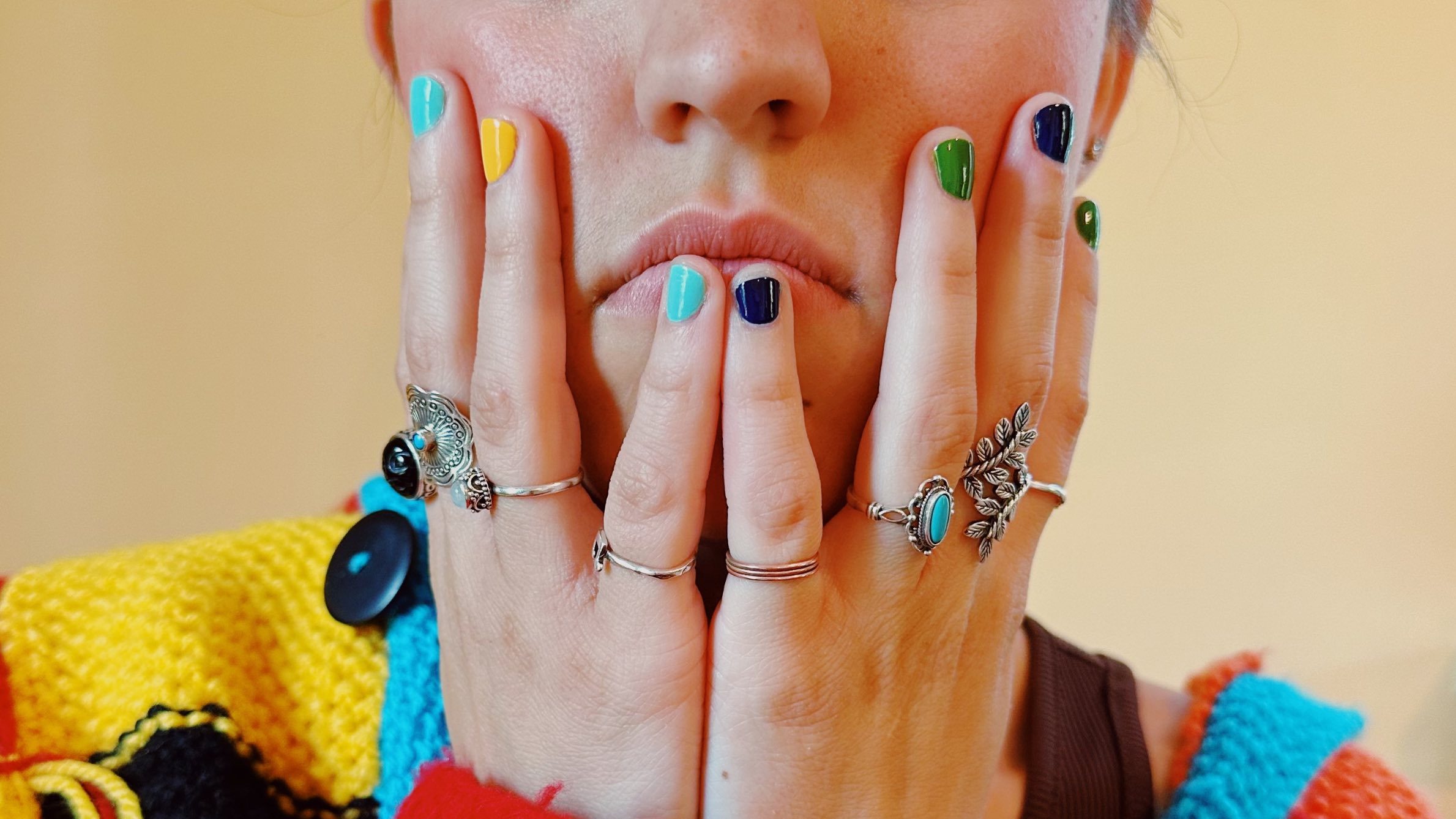 Cheyenne Pohl - Painted Nails - Lefuturewave