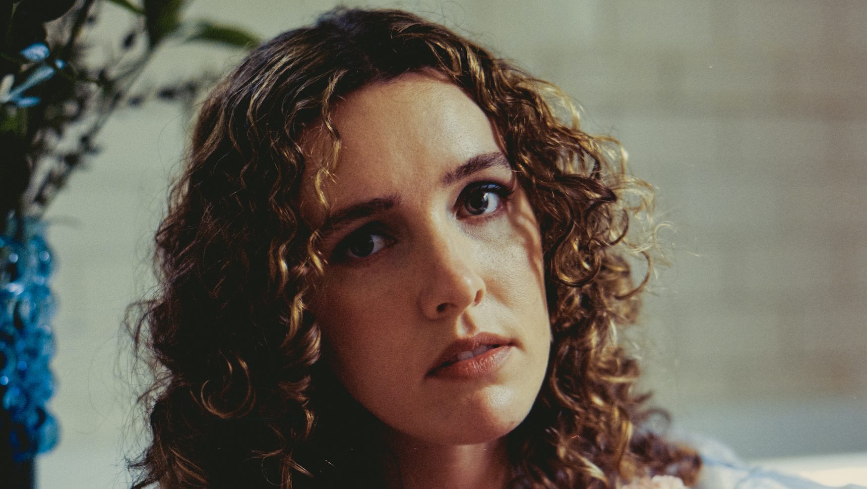 Julia Logan - Moodswings - Lefuturewave