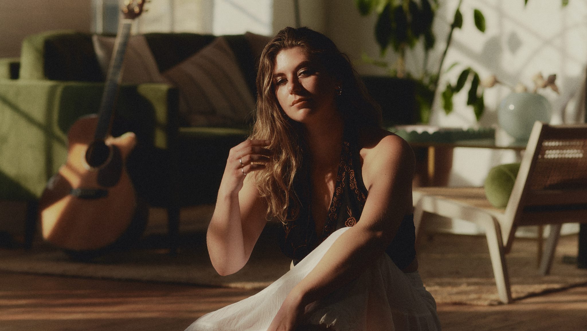 Ella Clayton - Honey - Lefuturewave