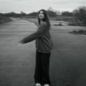 Libby Akerman - Headlights - Lefuturewave