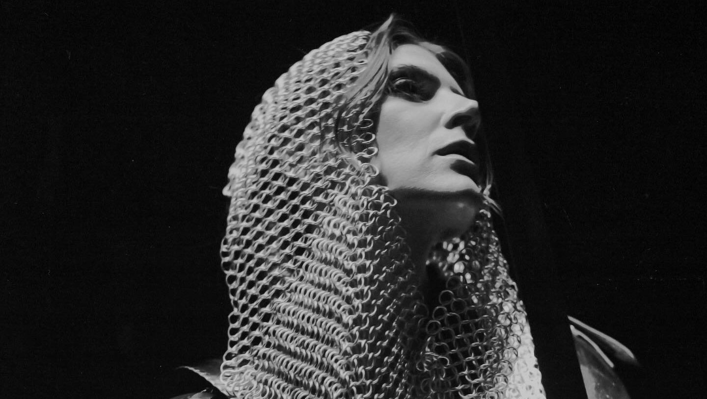 Julia Kahn - Nonchalant - Lefuturewave