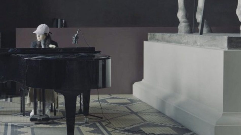 Hannah Schneider - In This Room - Lefuturewave